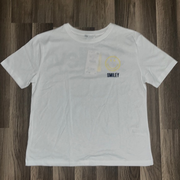 Zara | Tops | Zara Smiley Tee | Poshmark
